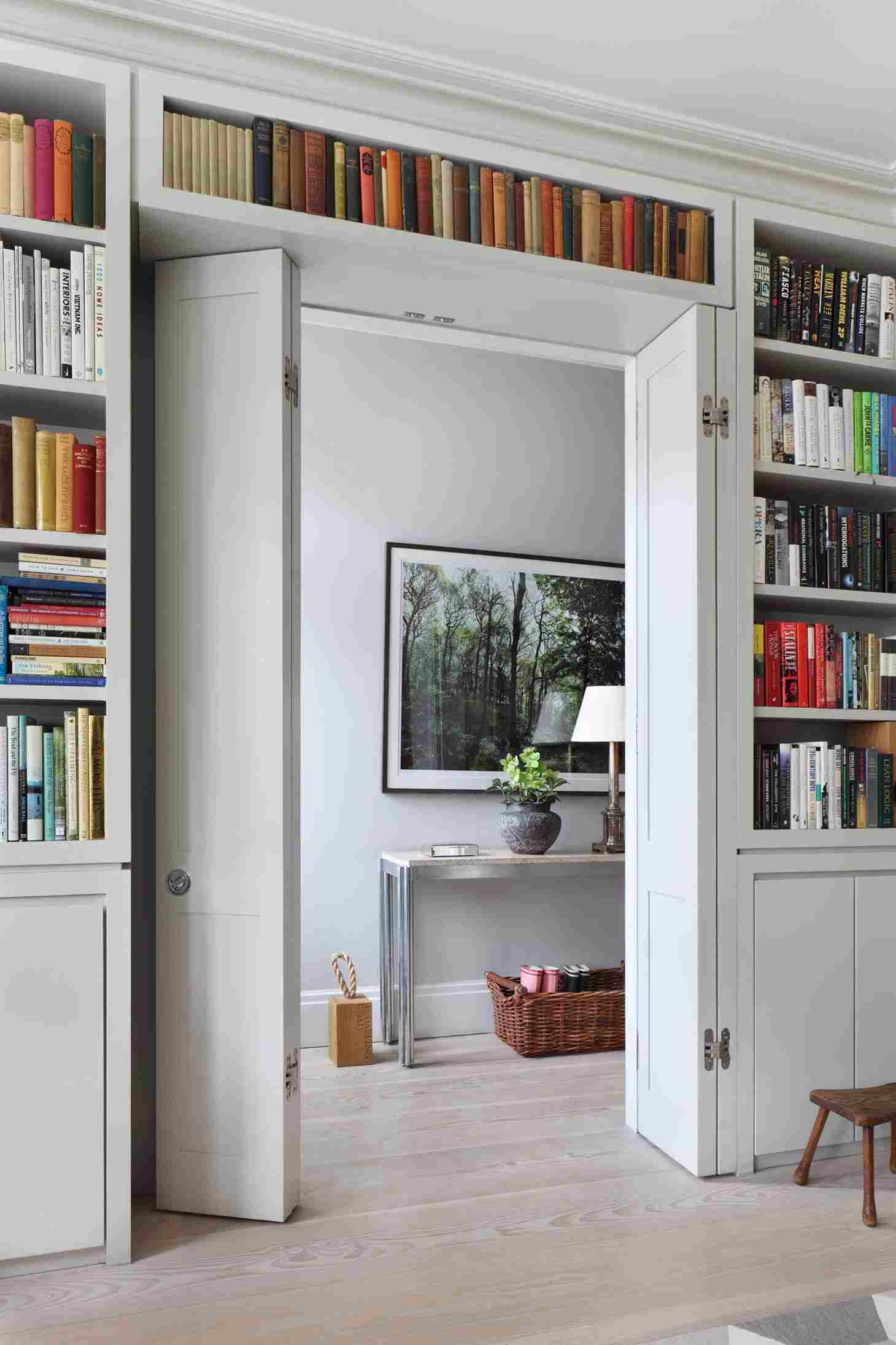 Bookshelf Ideas for Small Spaces: Smart Storage