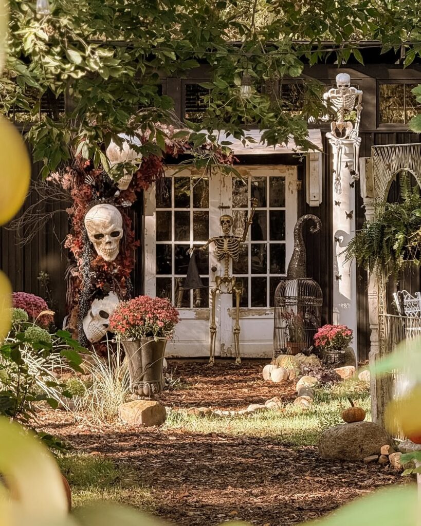 Halloween Lawn Decoration Ideas: Spooky Outdoor Fun