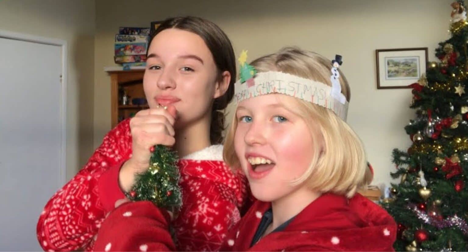 Christmas Headband Game Ideas: Festive Party Fun