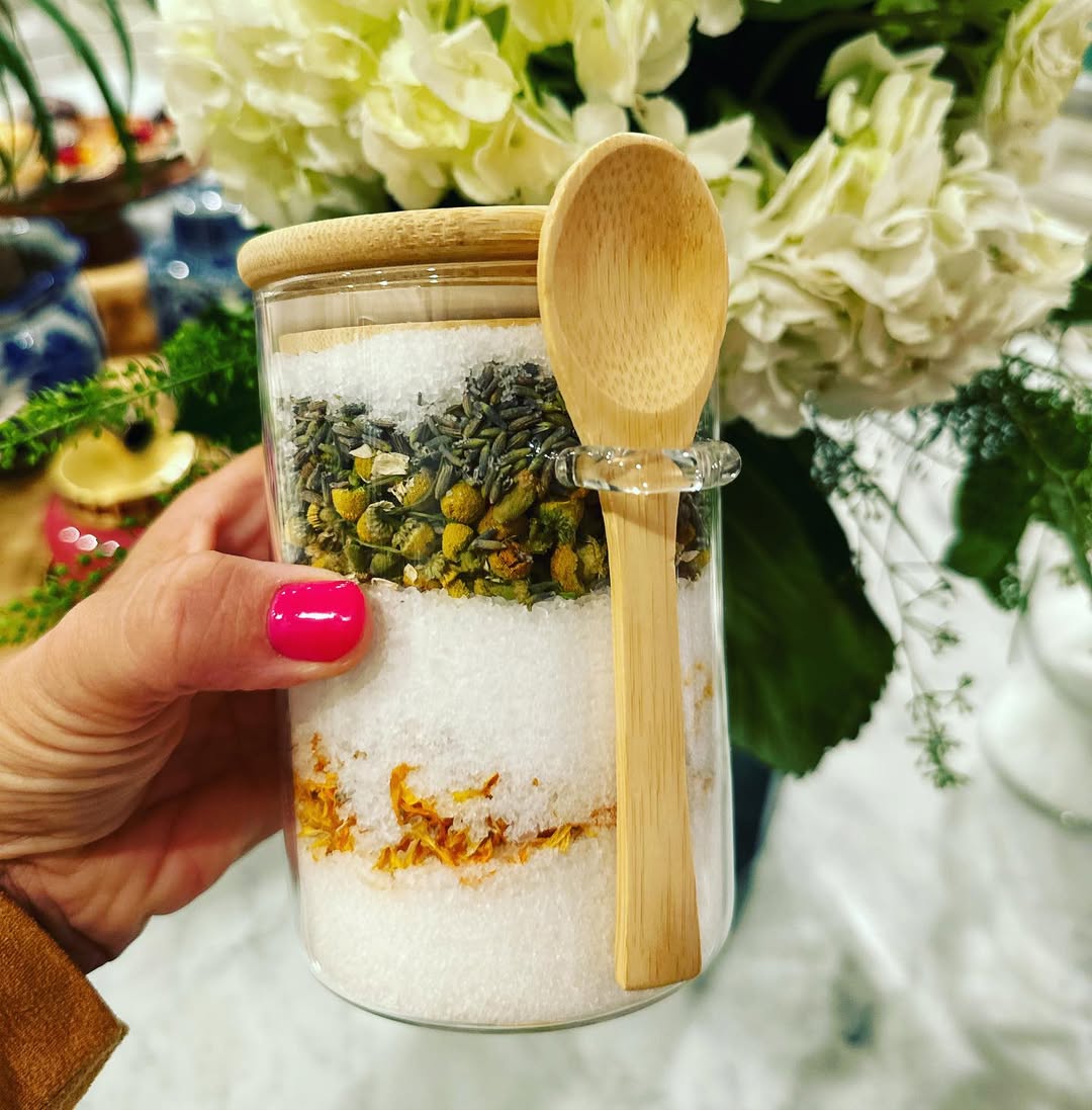 Homemade Gift Ideas: Thoughtful, Creative & Easy